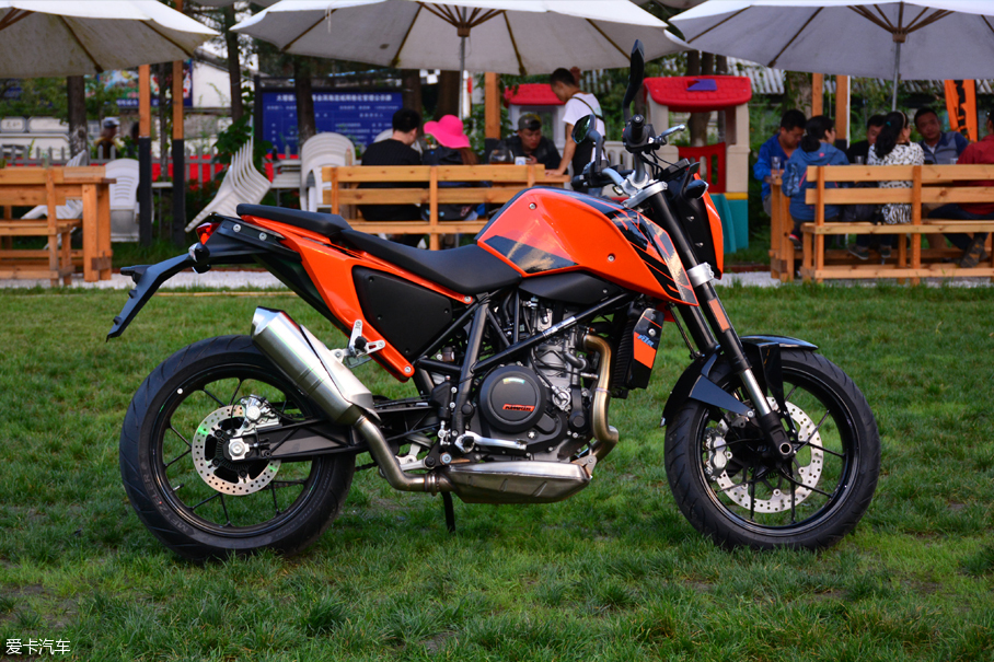 全新KTM 690 DUKE正式上市 售9.38万元:全新KTM 690 DUKE售价9.38万元-爱卡汽车